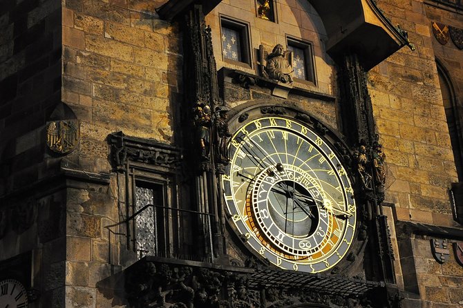 Private Transfer from Karlovy Vary to Prague, English-speaking driver - The Sum Up