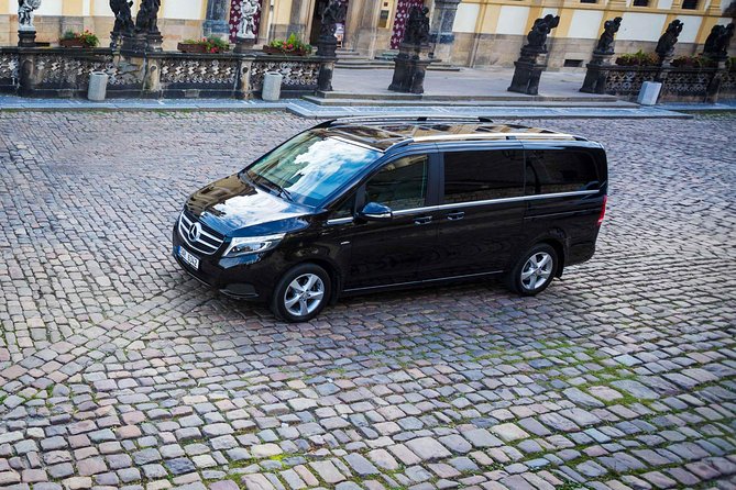 Private transfer from Prague to Vienna via Cesky Krumlov - Who Should Consider This Tour?