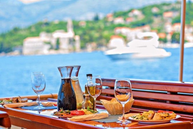 Rent a Traditional Wooden Boat (64 pax) - What Makes This Tour Stand Out