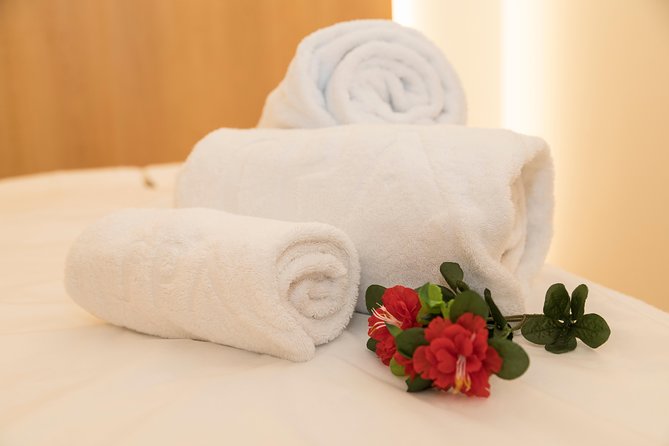 Romantic couple massage + SPA entry and private jacuzzi with cava - Booking and Practicalities