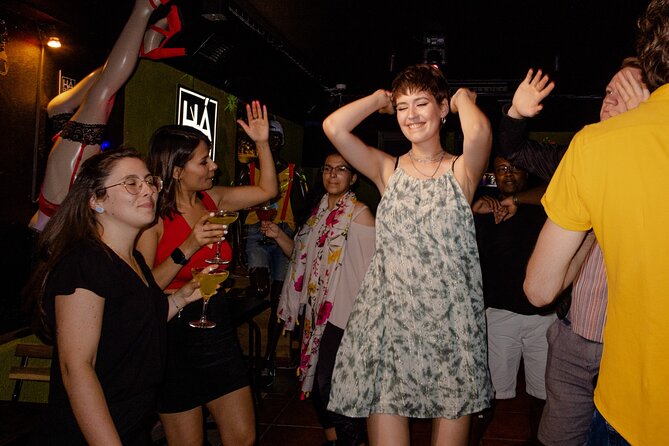 Rome Nightlife Experience: Award-Winning Bar Crawl with Guide - The Group and the Tour Style