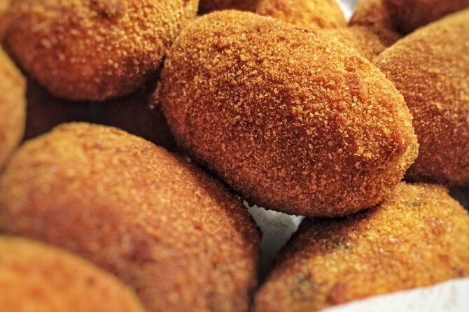 Rome Trastevere Street Food Tour: Eat and Drink Like a Local - Food and Drink Included: Value and Quality