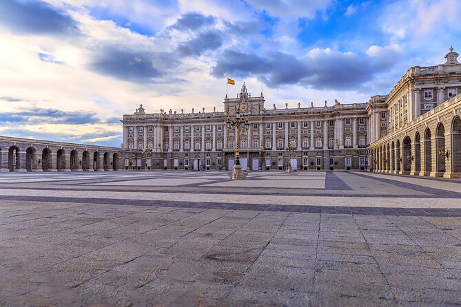 Royal Palace Skip-the-Line Ticket and Guided Tour in Madrid - The Guides: The Heart of the Experience
