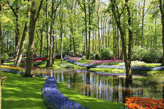 Tour to Giethoorn and Keukenhof Tulip Fields from Amsterdam - FAQs