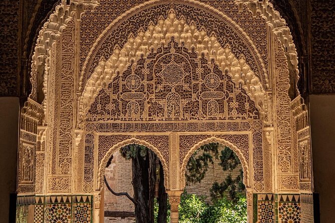 Tours Alhambra Tickets with Tour Guide - Authentic Perspectives from Reviews