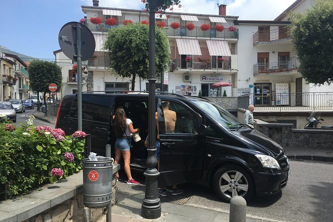 Transfer Naples to Ravello and stop in Pompeii - The Sum Up