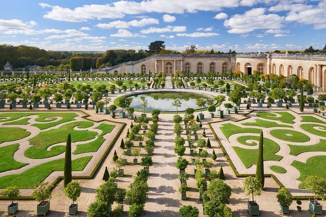 Transfers between Paris and Paris Airports/Disneyland/Versailles - The Sum Up