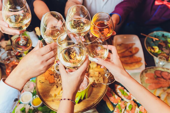 Turin: Sunset Food & Drinks Tour by Do Eat Better - The Guide & Group Experience