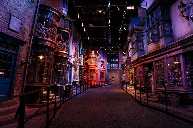 Warner Bros. Studio Tour with Transportation from London - FAQs