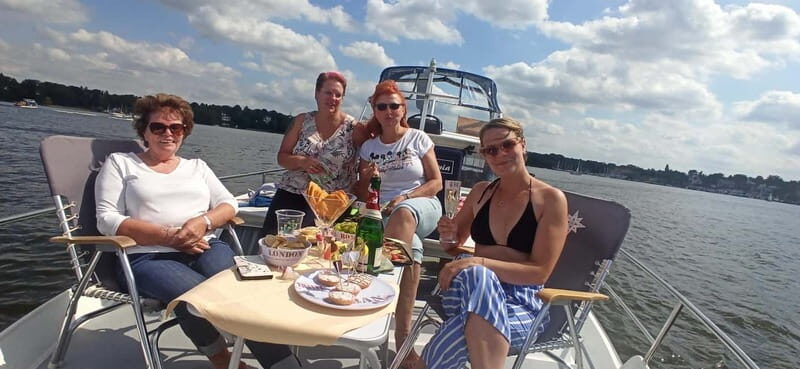 4h Harbor and Castle Sightseeing Cruise, our most booked! - Exploring Potsdam from the Water: The Experience in Detail