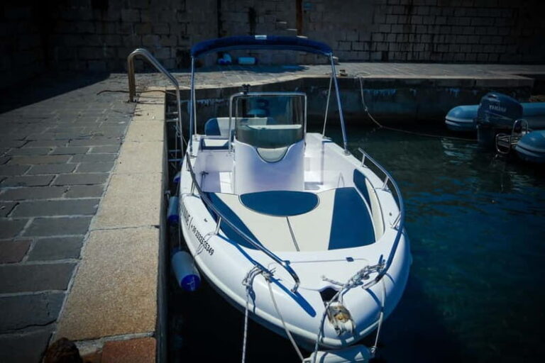 530 Dinghy Rental - The Coastline and Its Hidden Charms