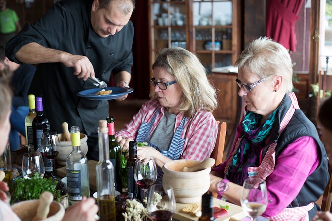 1 Hour and Half Mojo Sauce Workshop With Winery Tour - FAQ