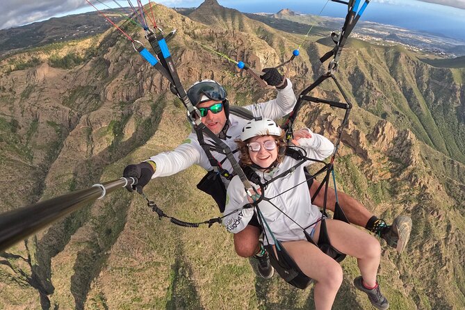 Acrobatic Paragliding Tandem Flight above south Tenerife - FAQ: Your Practical Paragliding Questions