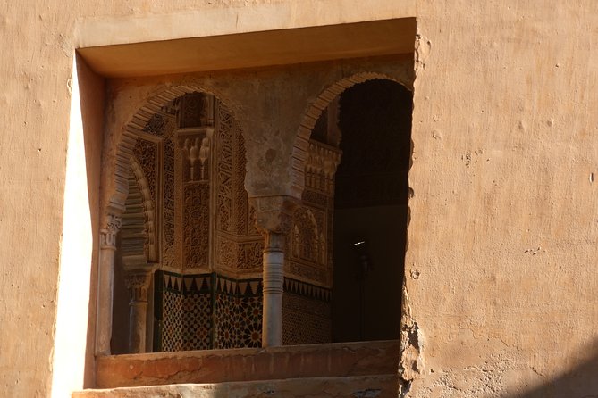 Alhambra & Generalife Skip the Line Premium Tour including Nasrid Palaces - FAQ