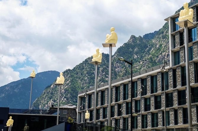 Andorra Private Tour: Sightseeing, Shopping & Traditional Lunch - Who Should Consider This Tour?