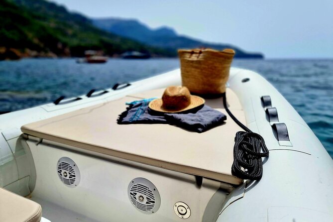 Boat rental without license required from Pontedeume - The Sum Up