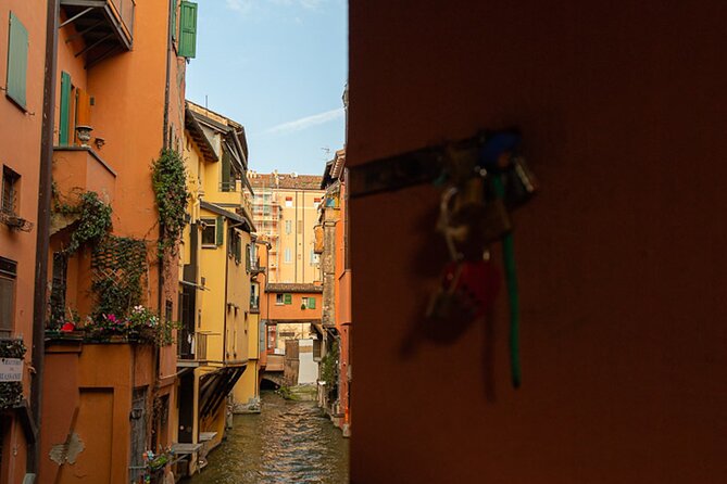 Bologna: A Self-Guided Audio Tour from Porta Galliera to Le Tre Frecce - Final Stop: Le Tre Frecce and Hidden Legends