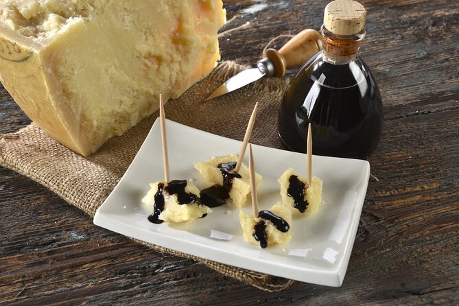 Bologna Food Tasting box- Audio Guided Tour with Food Tasting - The Sum Up