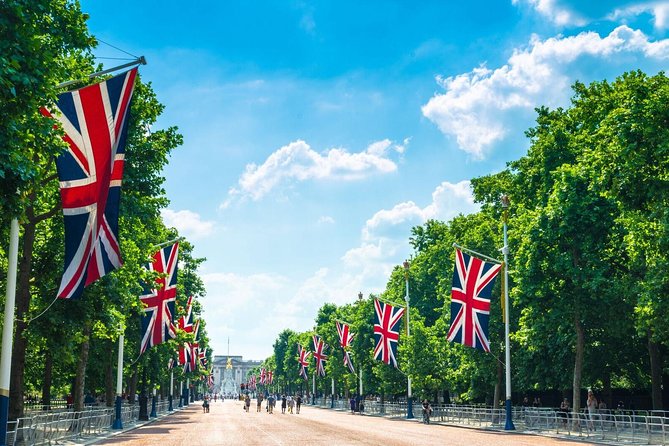 Buckingham Palace and Windsor Castle Self-Guided Tour with Coach - Considerations and Caveats