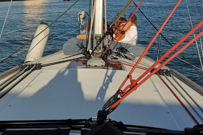 Cascais Romantic Private 2h Cruise with sparkling wine - FAQ