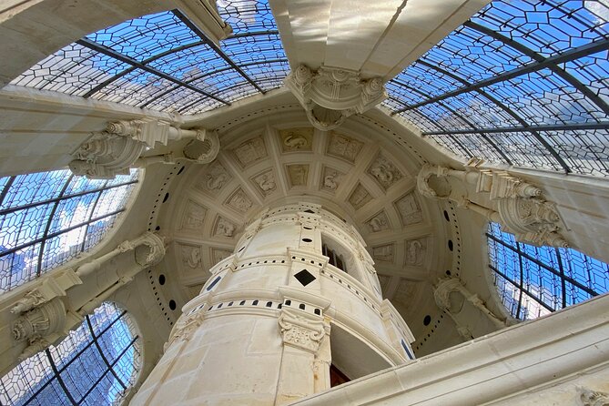 Chambord, Chenonceau, Da Vinci Castle Small group Trip from Paris - FAQs