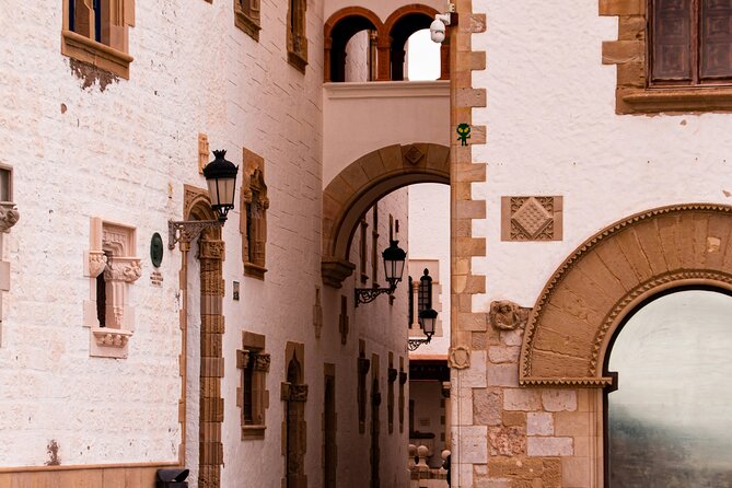 Cultural coastal trip with winery visit from Barcelona - FAQ