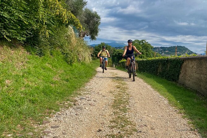 E-Bike tour and Wine tasting in the Austrian Fort from Pastrengo - The Experience’s Flow and Atmosphere
