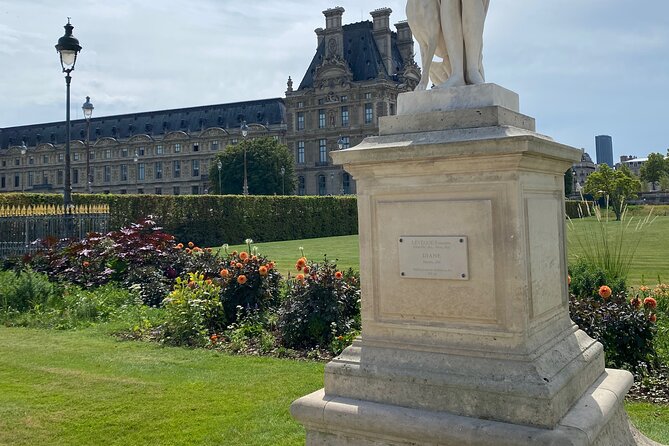 Exclusive Walking Tour of Central Paris With Local Guide - Who Will Love This Tour?