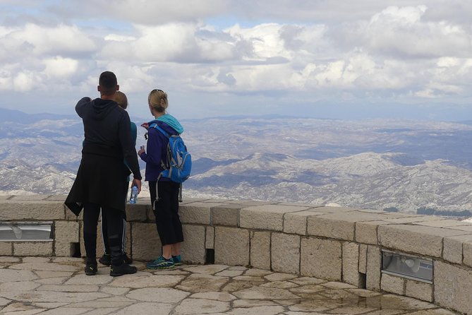 Express Cable Car ascent & 25Turns Epic Bike Descent. - Who Should Consider This Tour