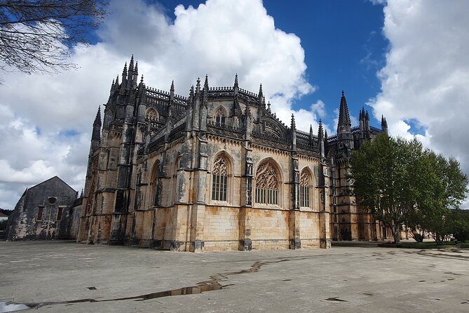 From Lisboa: Fátima, Nazaré, Óbidos & Batalha Private Tour - FAQ