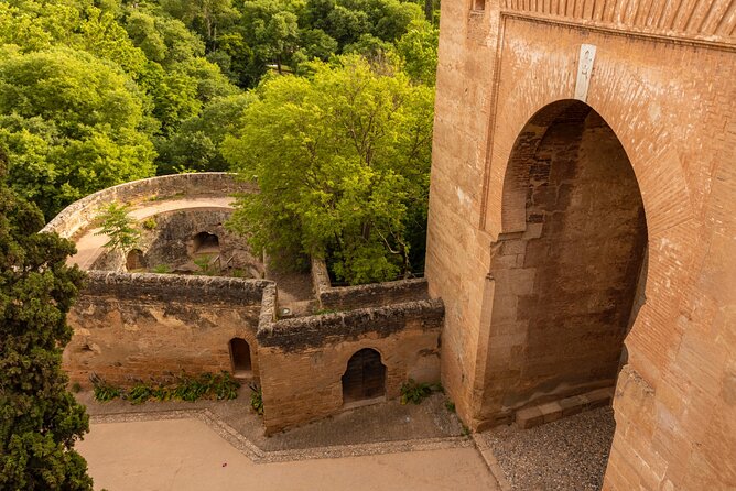 Granada (Alhambra) Scavenger Hunt and Sights Self-Guided Tour - FAQ