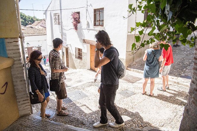 Granada Private Tapas & Walking Tour - Who Should Join This Tour?