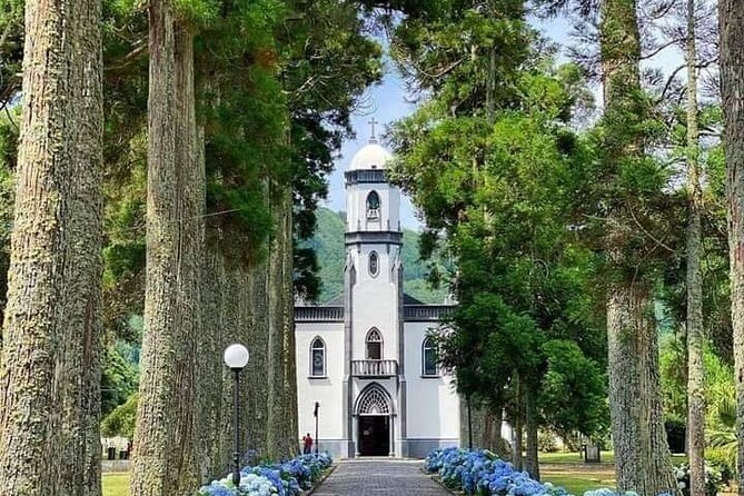 Guided Tour to the Sete Cidades Volcano in São Miguel Azores - The Value and Who Its For