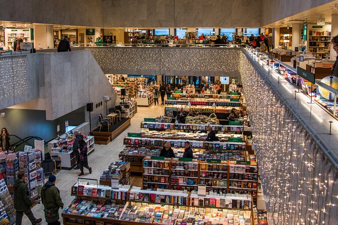 Helsinki architecture tour with a city planner - The Value of the Experience