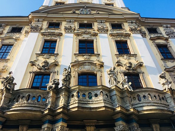 Highlights of Wroclaw Private Tour with one Entrance - FAQ