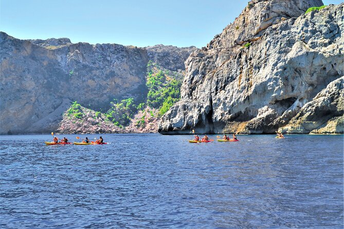 Kayak Secret Beach - Timing and Group Size