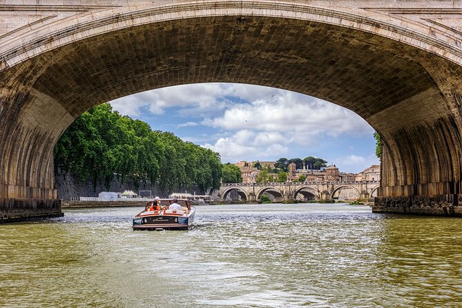 La Dolce Vita: Private Luxury Boat Ride in the Eternal City - FAQ
