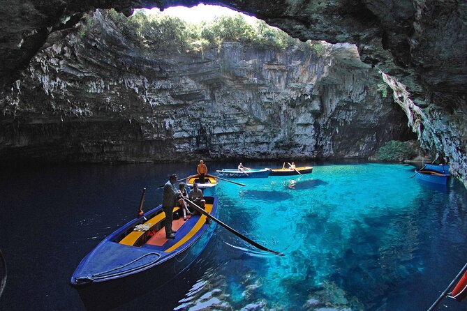 Melissani lake - Drogarati gave - Myrtos foto stop - FAQ