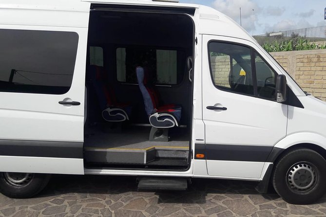 Minivan suitable for transporting disabled people with a wheelchair - Benefits in Practice