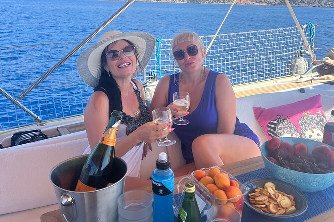 Modern VIP 18 Meter Luxury Sailing Yacht - The Perfect Day - Who This Tour Is Best For