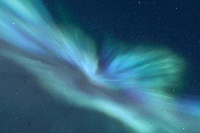 Northern Lights Minibus Chase - Who Will Get the Most Out of This Tour?