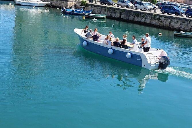 Ortigia Island and Sea Caves Boat Tour with Prosecco - Practical Details and Considerations