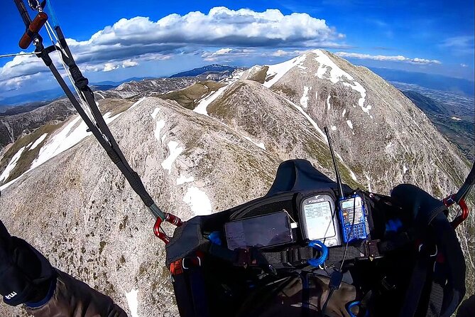 Paragliding flight over the Gardens of Ninfa - FAQ