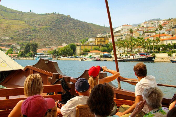 Porto City Tour Full Day with Lunch and Six Bridges Cruise - Private basis - Scenic River Cruise and Modern Porto