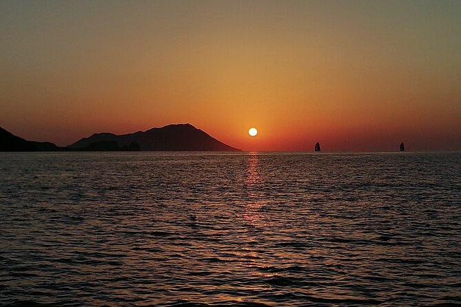 Private 2 Hours Sunset Cruise To Klima - Who Will Love This Cruise?