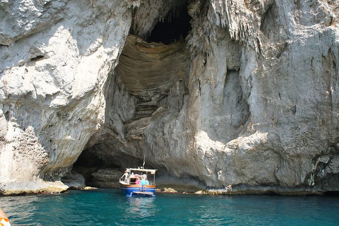 PRIVATE CAPRI ISLAND & BLUE GROTTO Full Day boat tour. - Additional Considerations