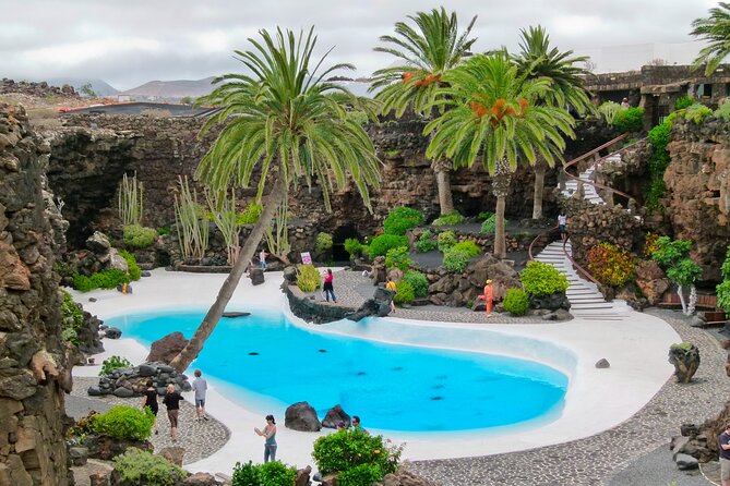 Private Luxury Full Day Timanfaya Tour, Jameos del Agua and Cueva de los Verdes - Who Should Consider This Tour?