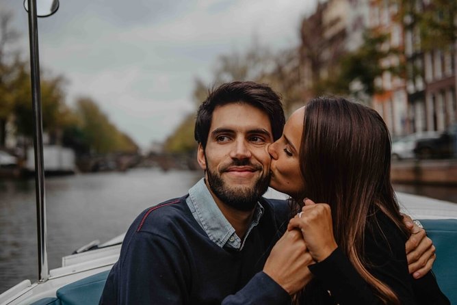 Private Romantic Canal Cruise Amsterdam with Bubbly and Snacks - FAQs