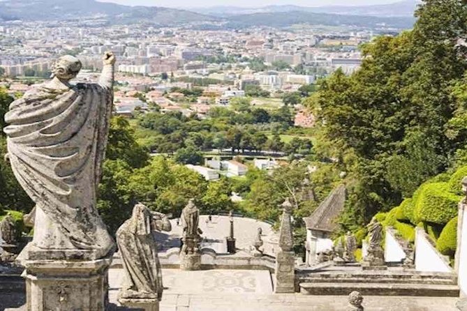 Private tour 3 days Fatima-Aveiro-Porto-Guimaraes-Braga-Santiago de Compostela - FAQ