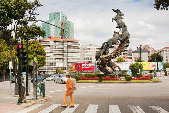 Private Walking Tour from Casco Vello to Mercado da Pedra in Vigo - The Vibrant Heart of Vigo: Mercado da Pedra